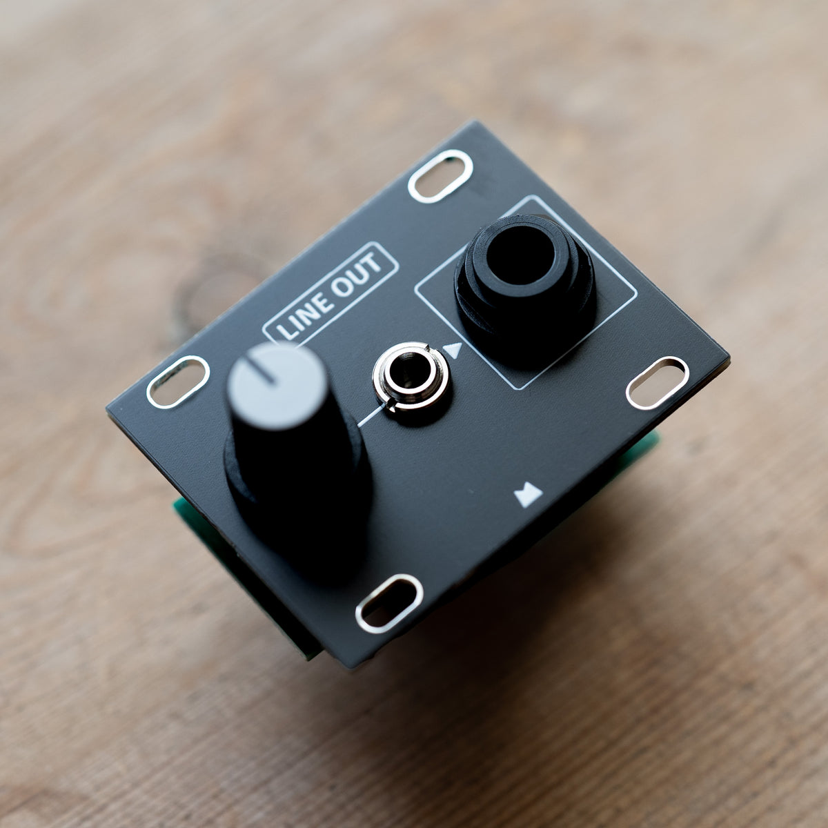 Line Out 1U black panel – Mork Modules