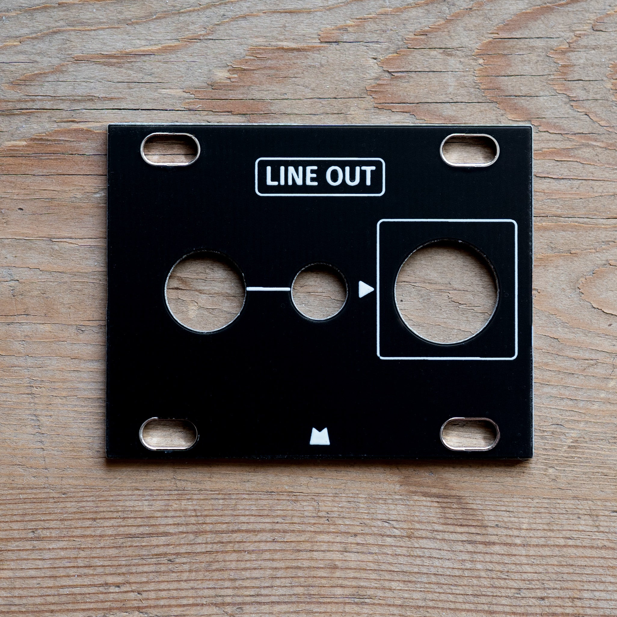 Line Out 1U black panel – Mörk Modules