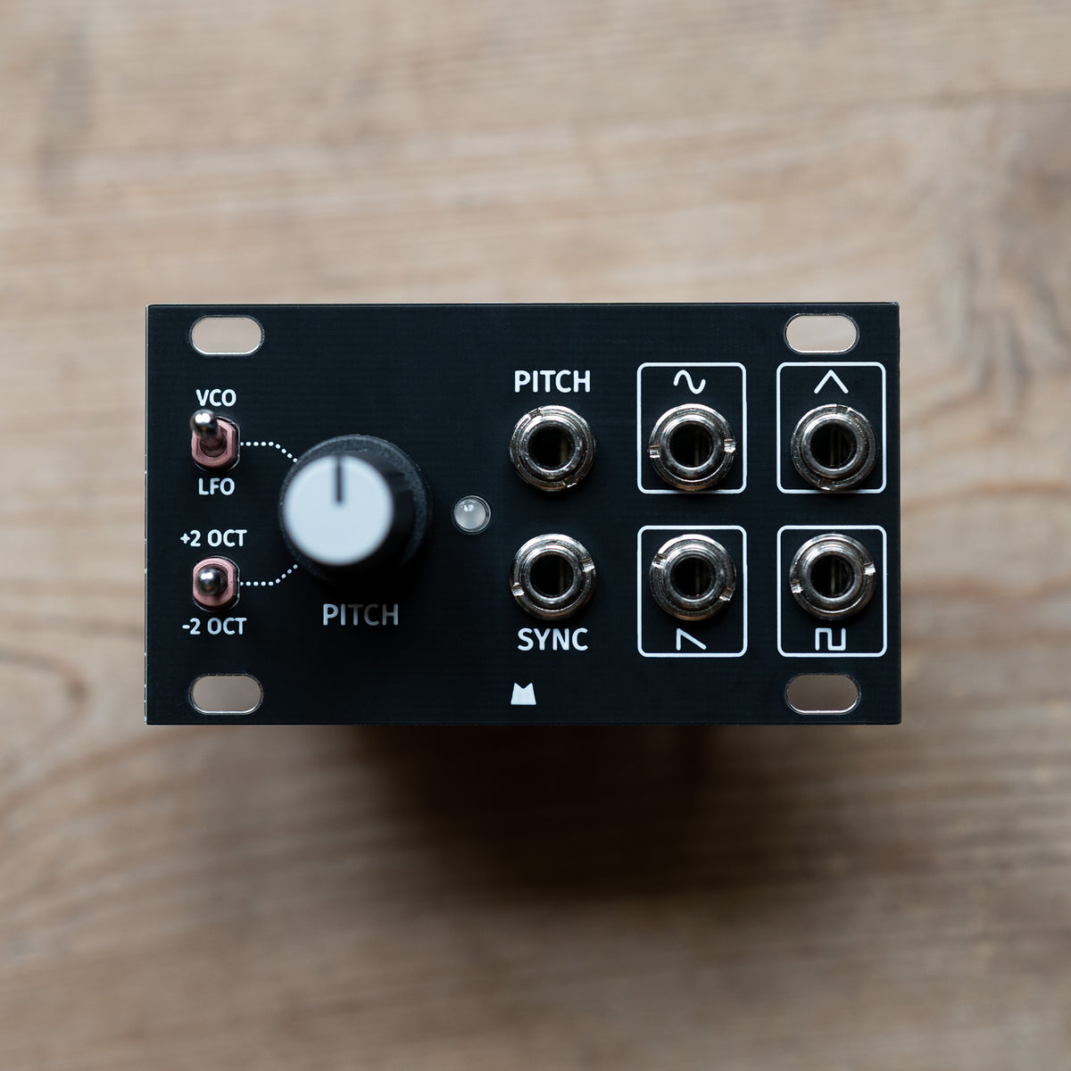 VCO 1U black panel – Mork Modules