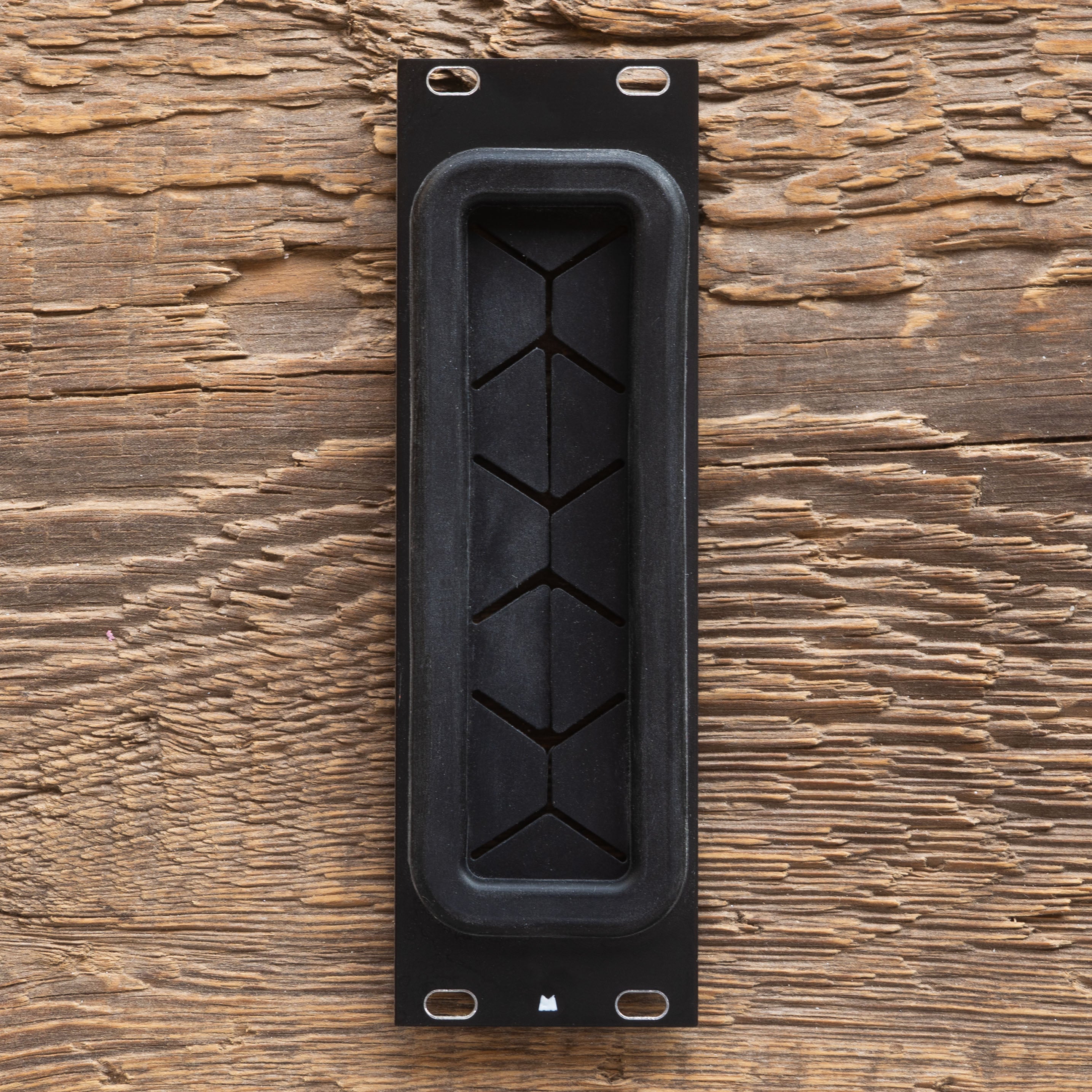 Cable Passthrough 3U black panel – Mörk Modules