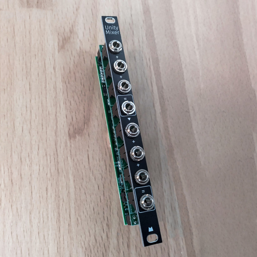 Unity Mixer (v1) black panel – Mörk Modules